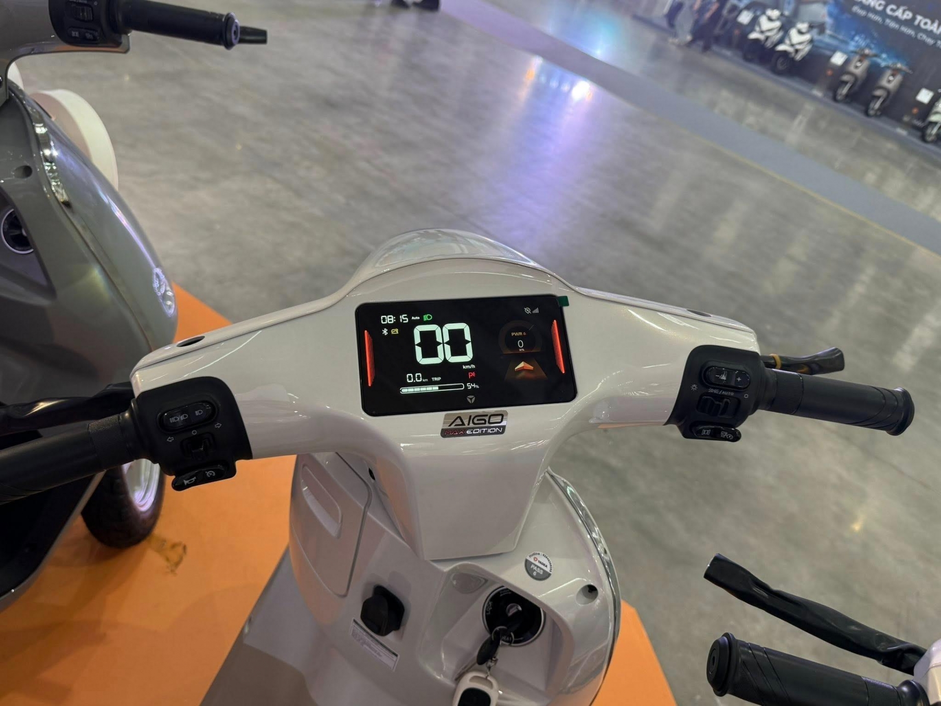 Xe máy điện YADEA Osta trình làng khách Việt, chạy tối đa 180 km/sạc