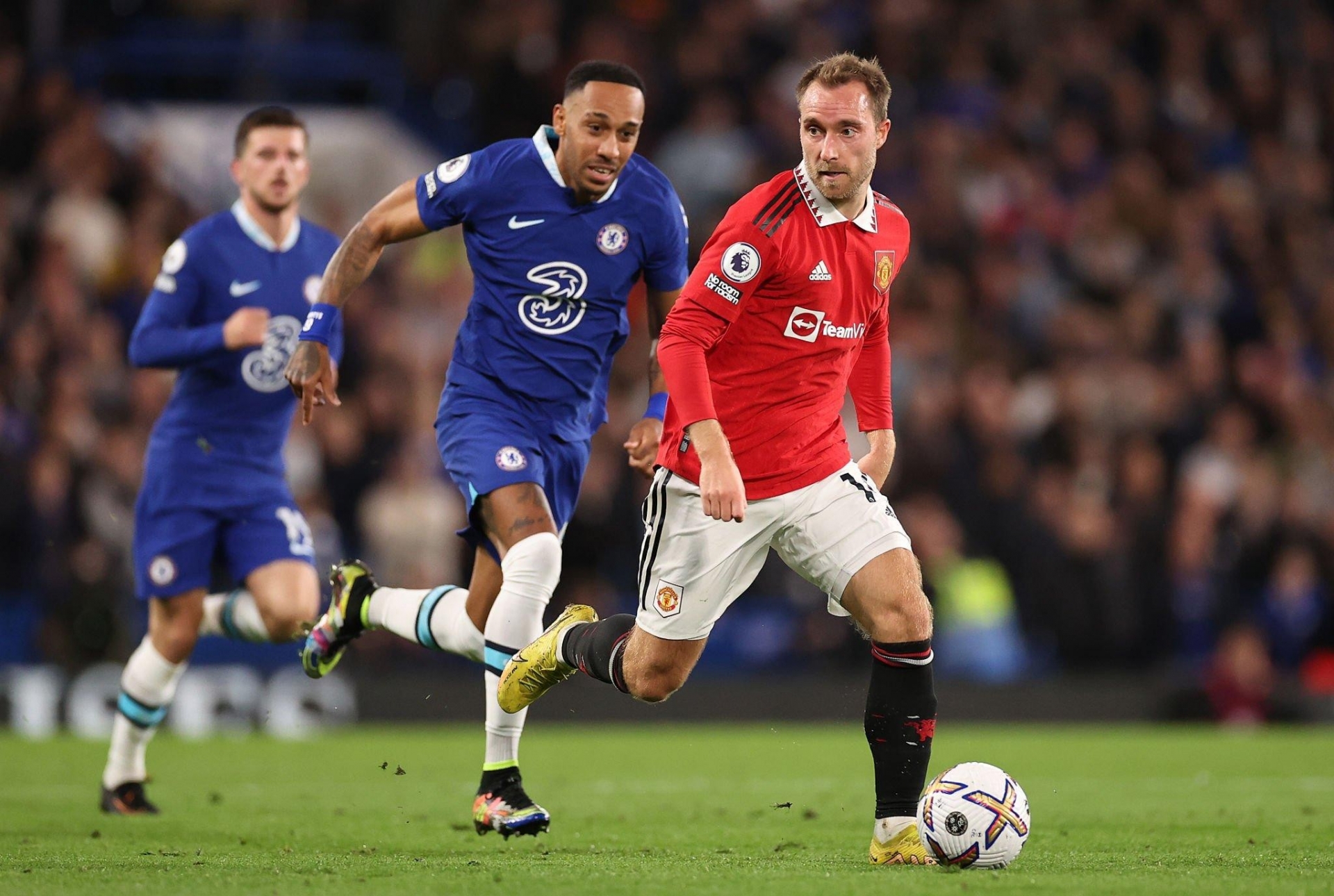 Kết quả MU vs Chelsea: Thẳng tiến Cúp C1, trả giá cực đắt