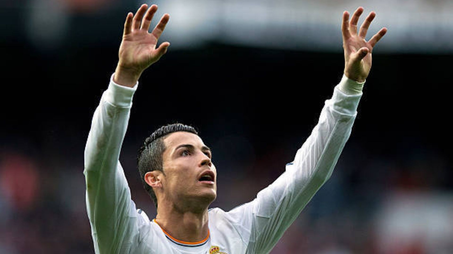 Những màn ăn mừng biểu tượng của Ronaldo: 'Siuuu' vẫn là chân ái