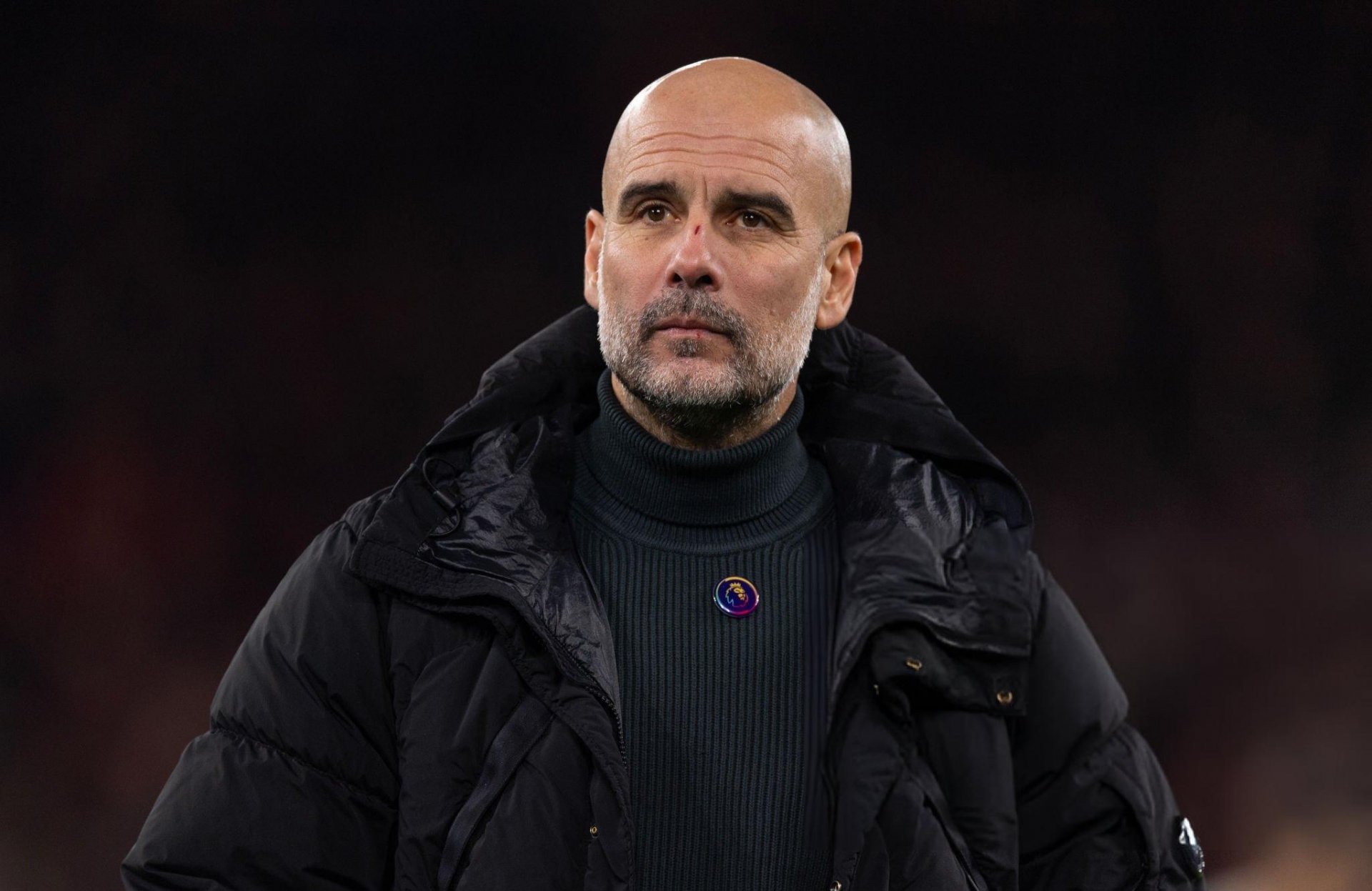 Pep Guardiola cảnh tỉnh học trò Man City giữa 'tâm bão'