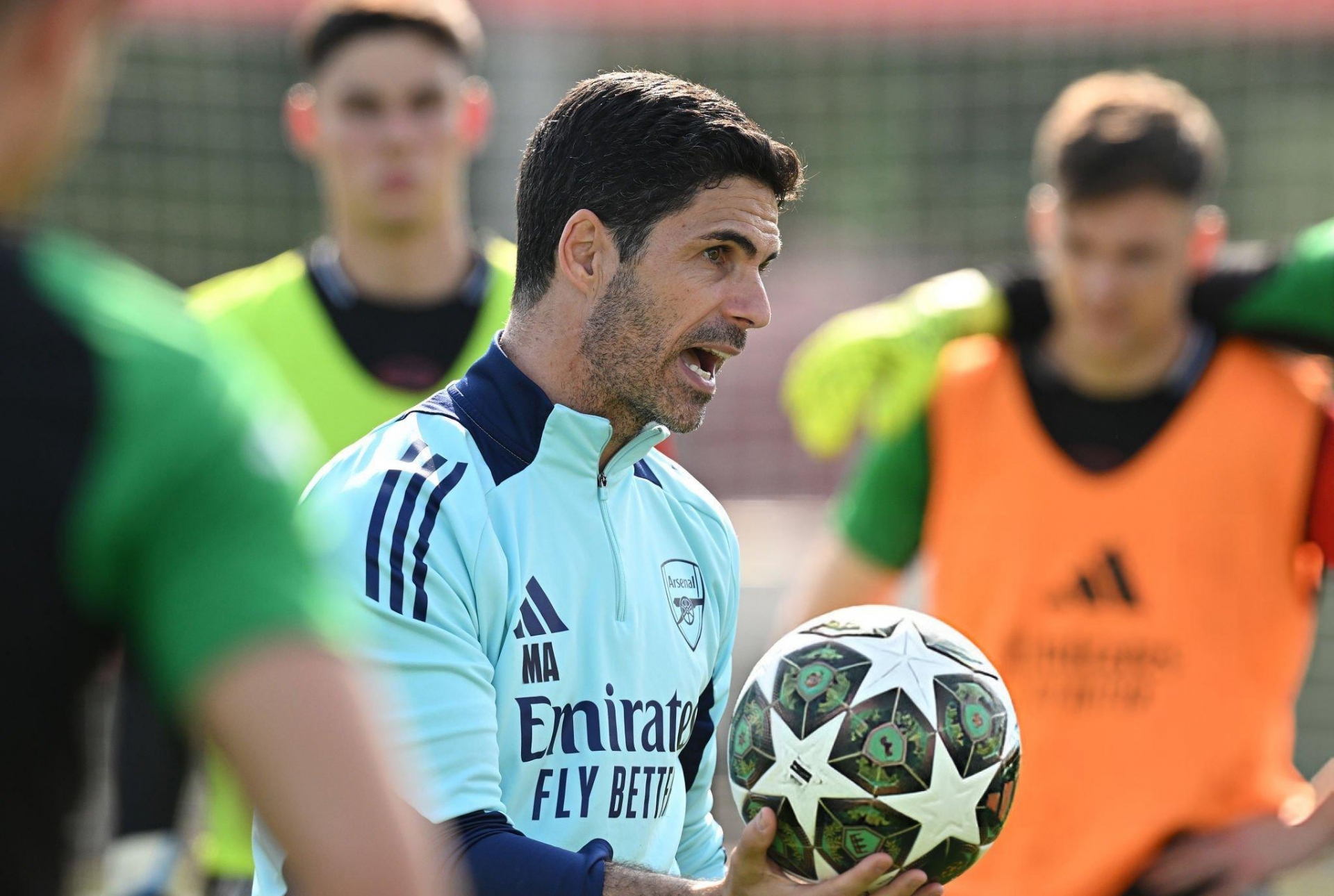 HLV Arteta: 'Arsenal có thể đánh bại PSG'