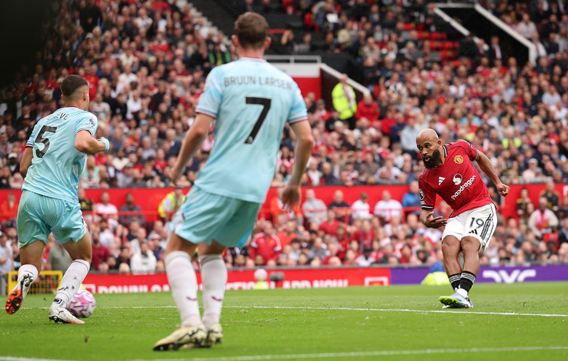 Kết quả - tỷ số MU vs Burnley: Fergie Time hiển linh