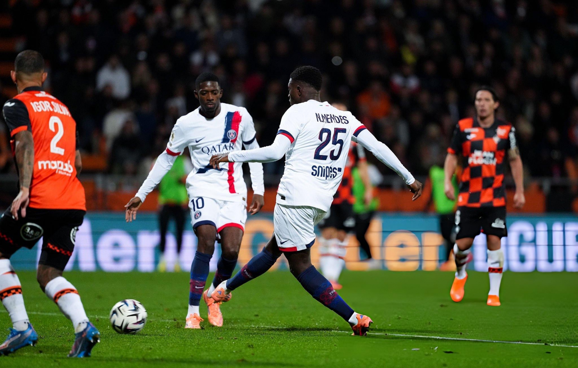 Kết quả - tỷ số Lorient vs PSG: 'Nhà giàu' cũng khóc