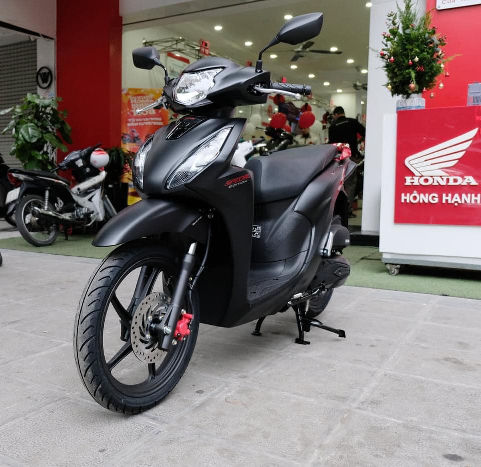 Chi tiết Honda Vision 2021 tại đại lý, đội giá gần 4 triệu đồng