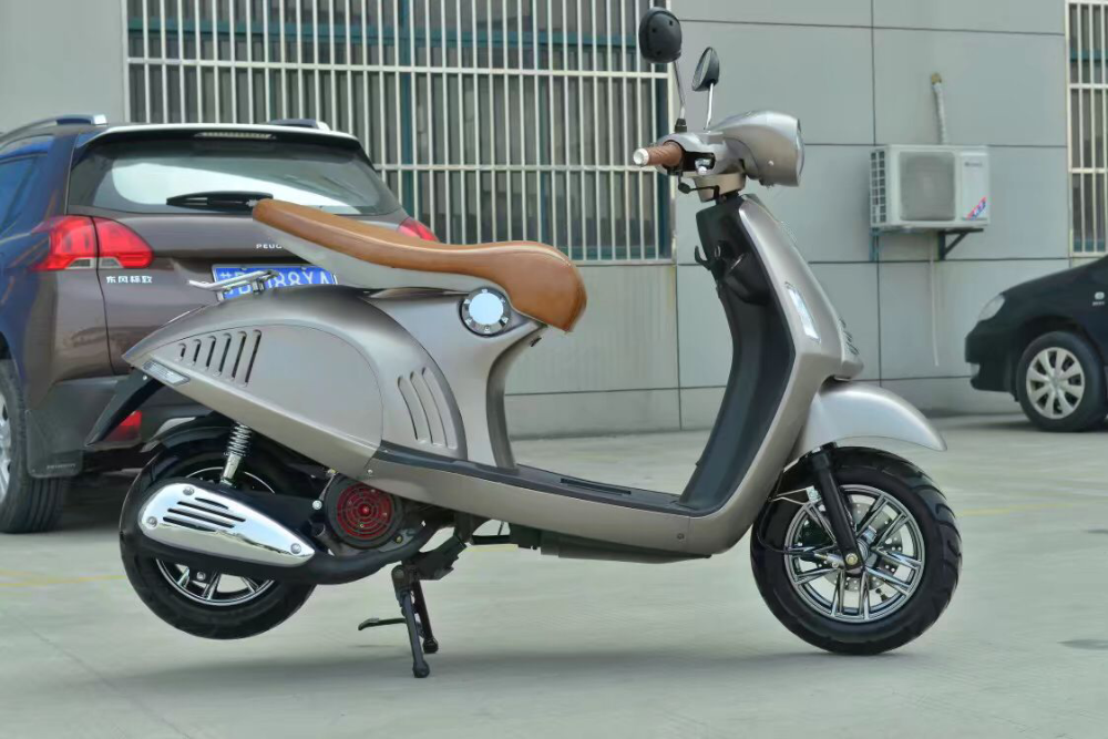 Xuất hiện mẫu xe ga đẹp long lanh như Vespa, giá rẻ hơn Honda Vision