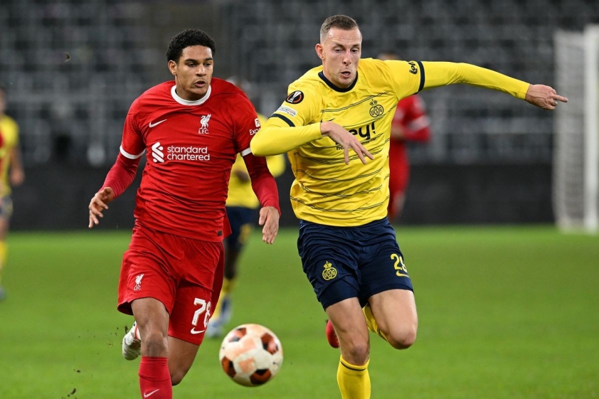 Liverpool thua tại C2 nhưng Klopp tỏ rõ ý đồ 'giấu bài' trước MU