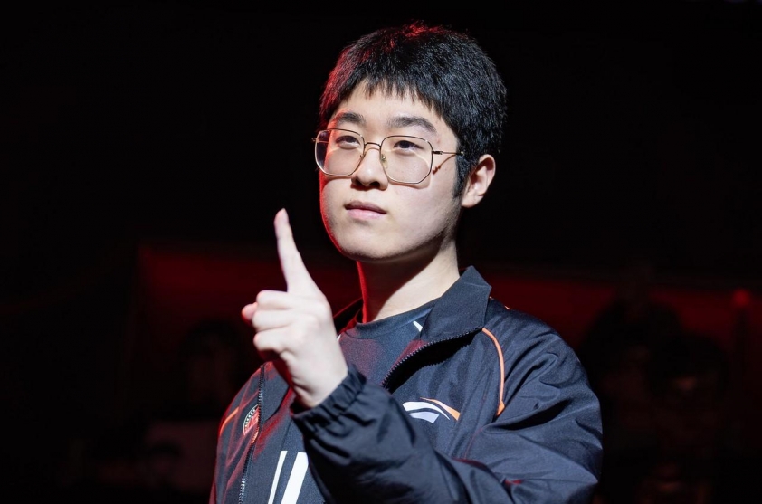 HLE Zeus khẳng định hai trận đại chiến với Gen.G và T1 là cơ hội để trở lại