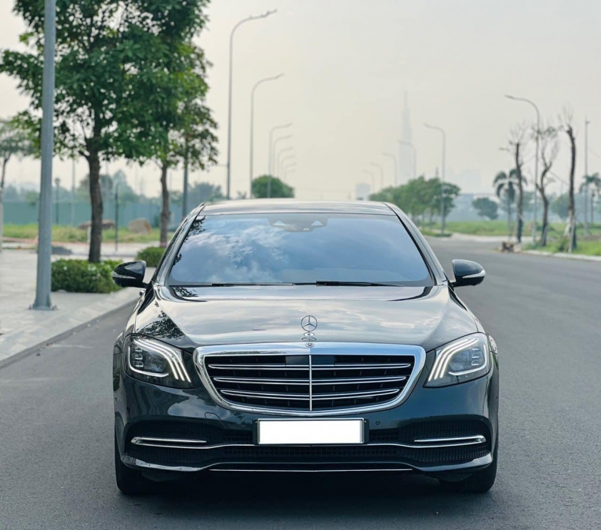 Mercedes-Benz S 450 L lăn bánh 7 năm chấp nhận bán lỗ hơn nửa giá ban đầu