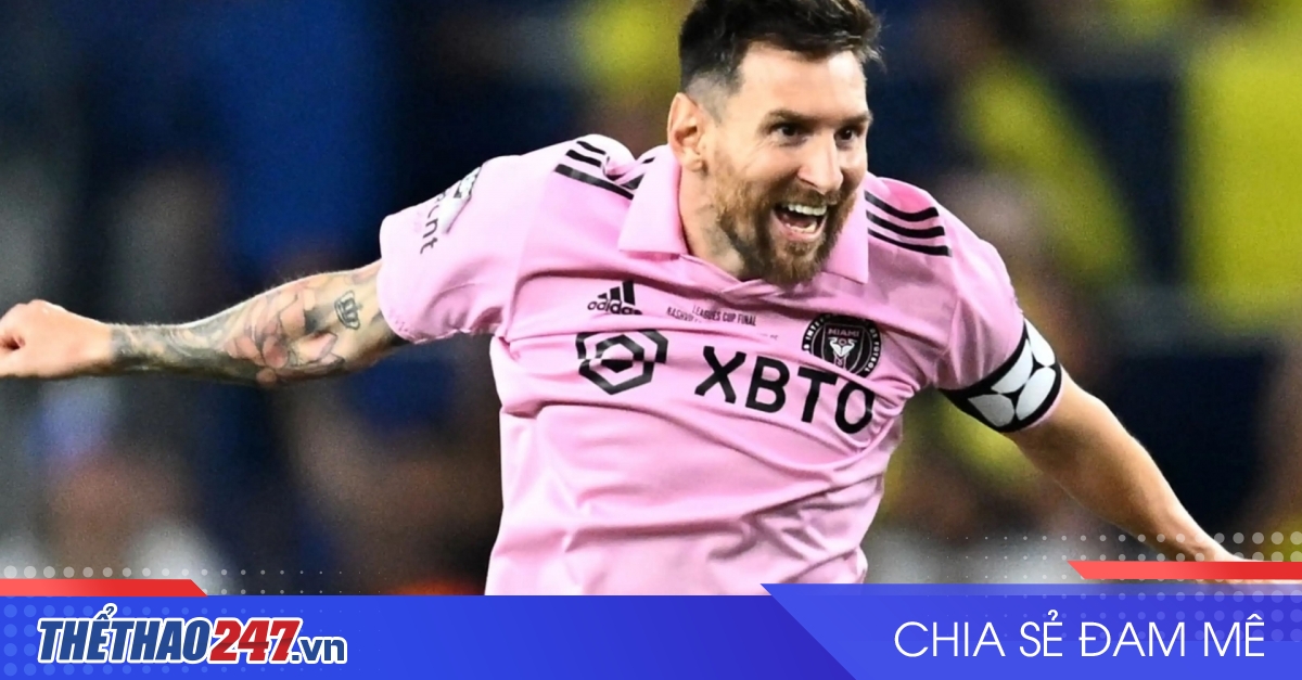 Bị la ó và nhận cùi chỏ, Messi ngạo nghễ nâng cúp cùng Inter Miami