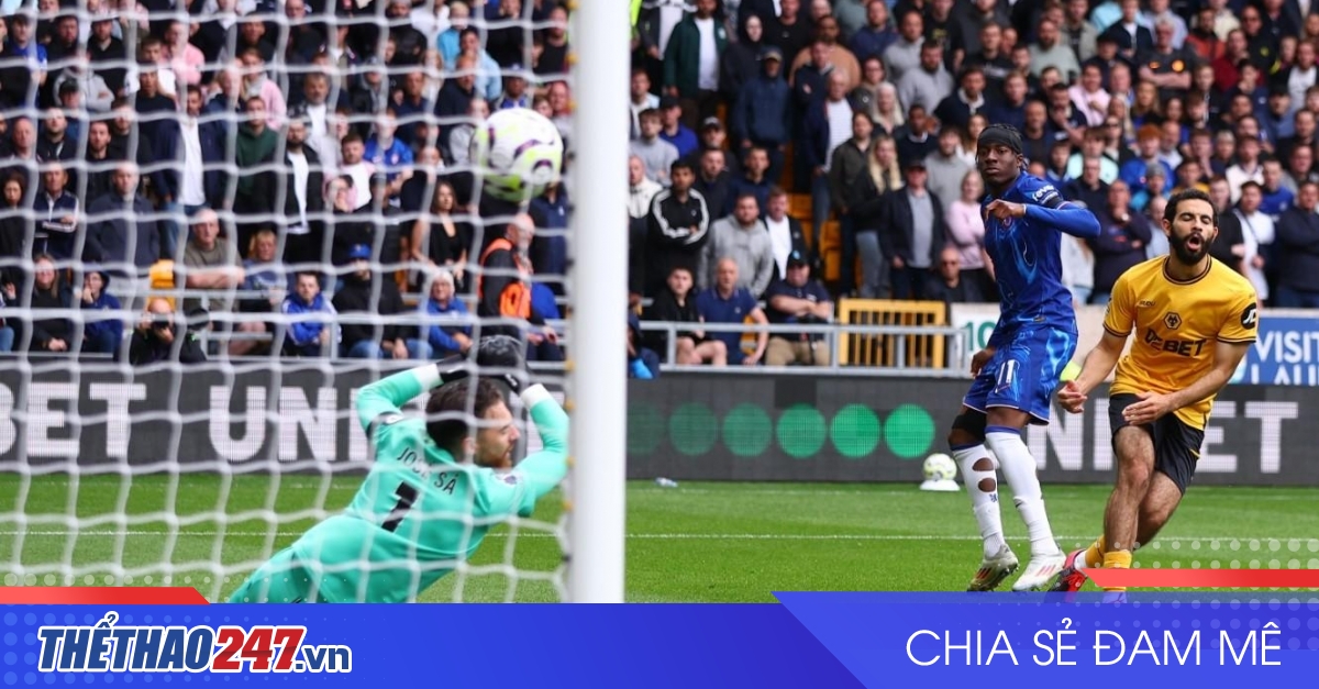 Madueke lập hattrick, Chelsea vùi dập Wolves trong trận cầu 8 bàn thắng
