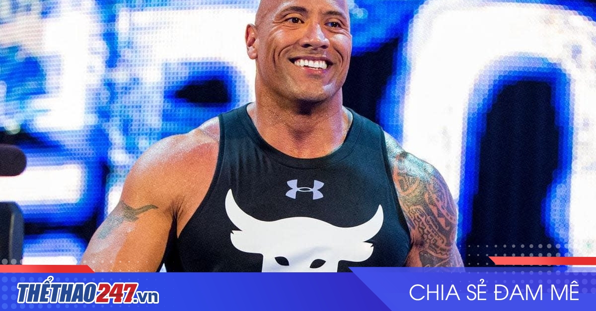 VIDEO: Tài tử Dwayne 'The Rock' Johnson trở lại WWE sau 6 năm vắng bóng