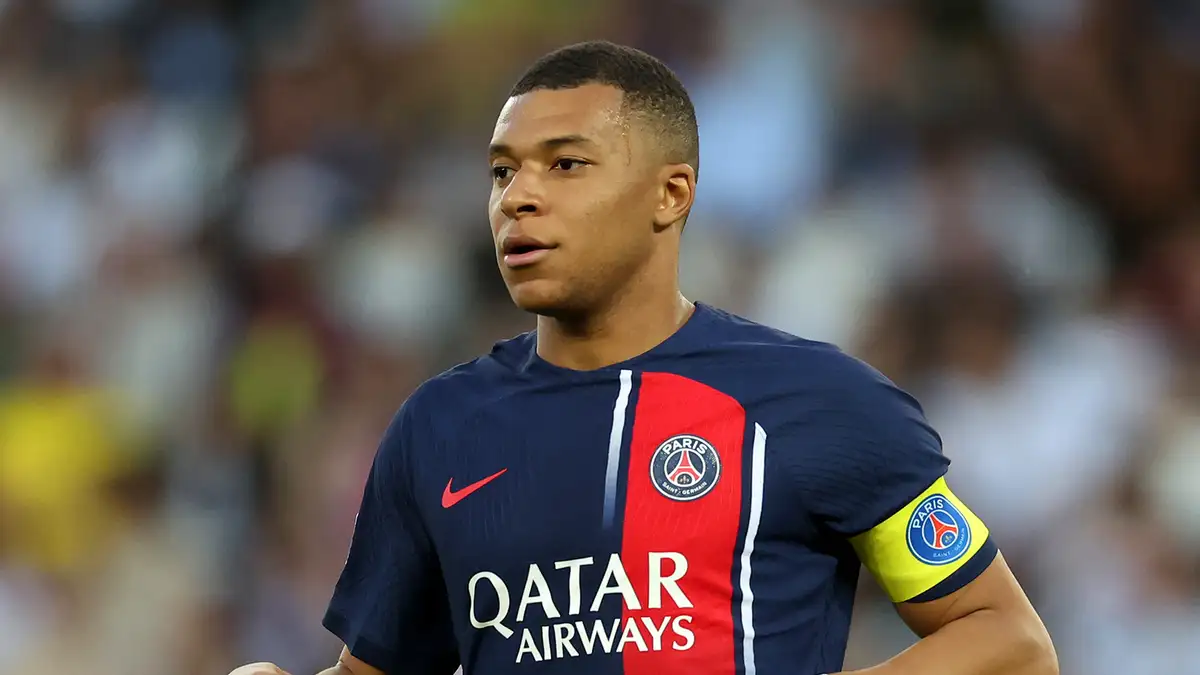 Real đừng vội ký hợp đồng với Kylian Mbappe
