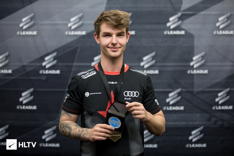 CSGO: dev1ce cân nhắc trở lại Astralis