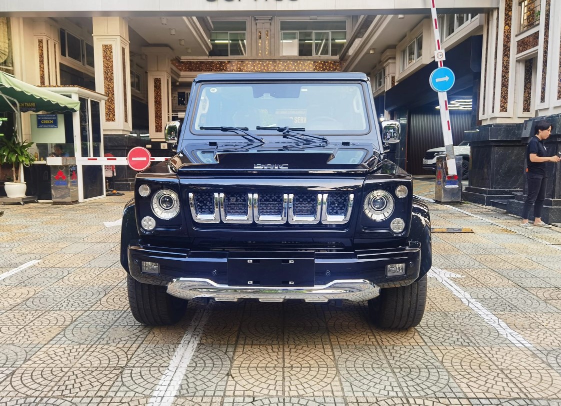 Mercedes-Benz G-Class 'made in China' đầu tiên tại Việt Nam, giá chỉ ...
