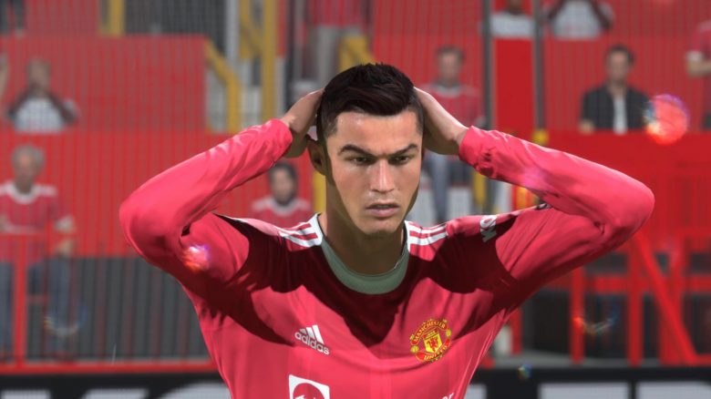 Fan MU trả thù cho đội nhà bằng cách đá thủng lưới Liverpool 141 bàn ...