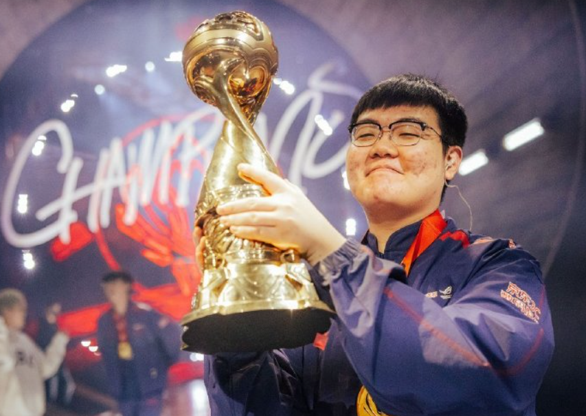 JDG 369: 'Tôi yêu Ruler, anh ấy là xạ thủ giỏi nhất thế giới'