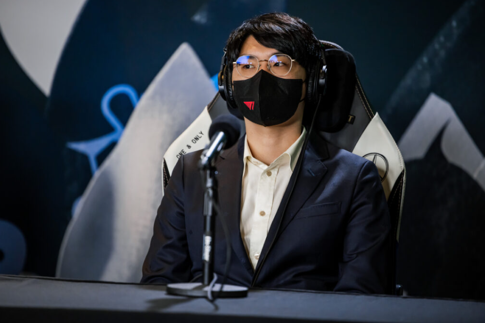 Bengi đánh giá về màn trình diễn của người thay thế Faker