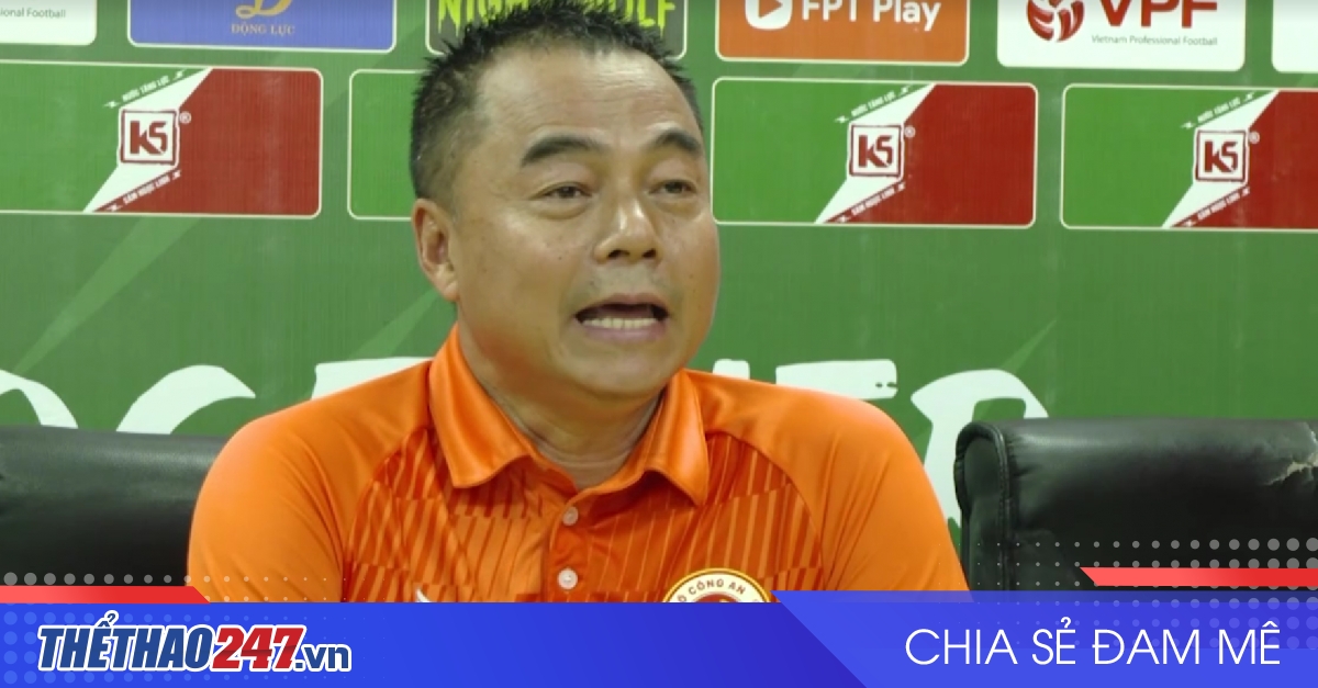 HLV CAHN tiết lộ cầu thủ không được thưởng dù vô địch V-League