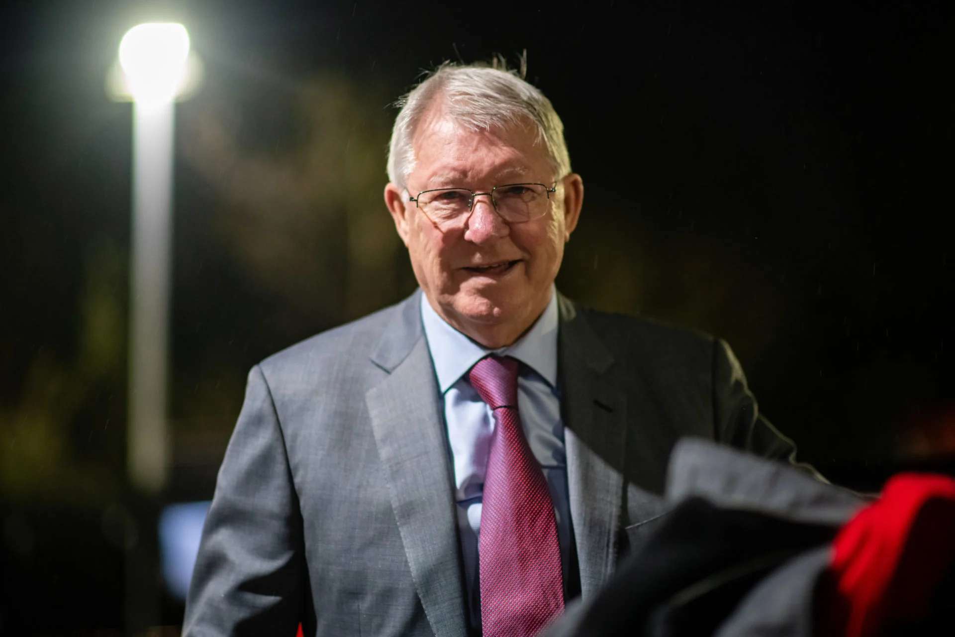 Sốc: Sir Alex từng chi tiền ‘khủng’, yêu cầu học trò chia tay MU và ...