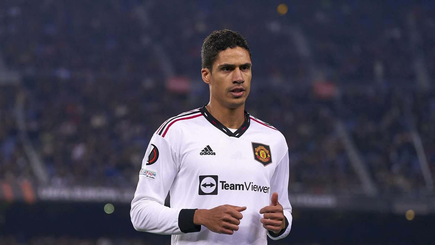 Tiết lộ thời gian Varane phải nghỉ thi đấu vì chấn thương, MU lo sốt vó