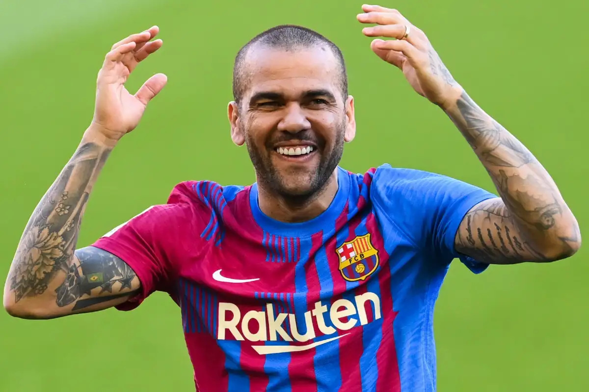 Dani Alves chê Real Madrid lên đỉnh mùa này nhờ ăn may