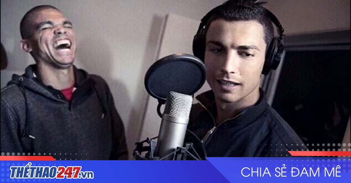 VIDEO: Ronaldo trổ tài hát rap, sánh vai cùng ngôi sao nổi tiếng thế giới