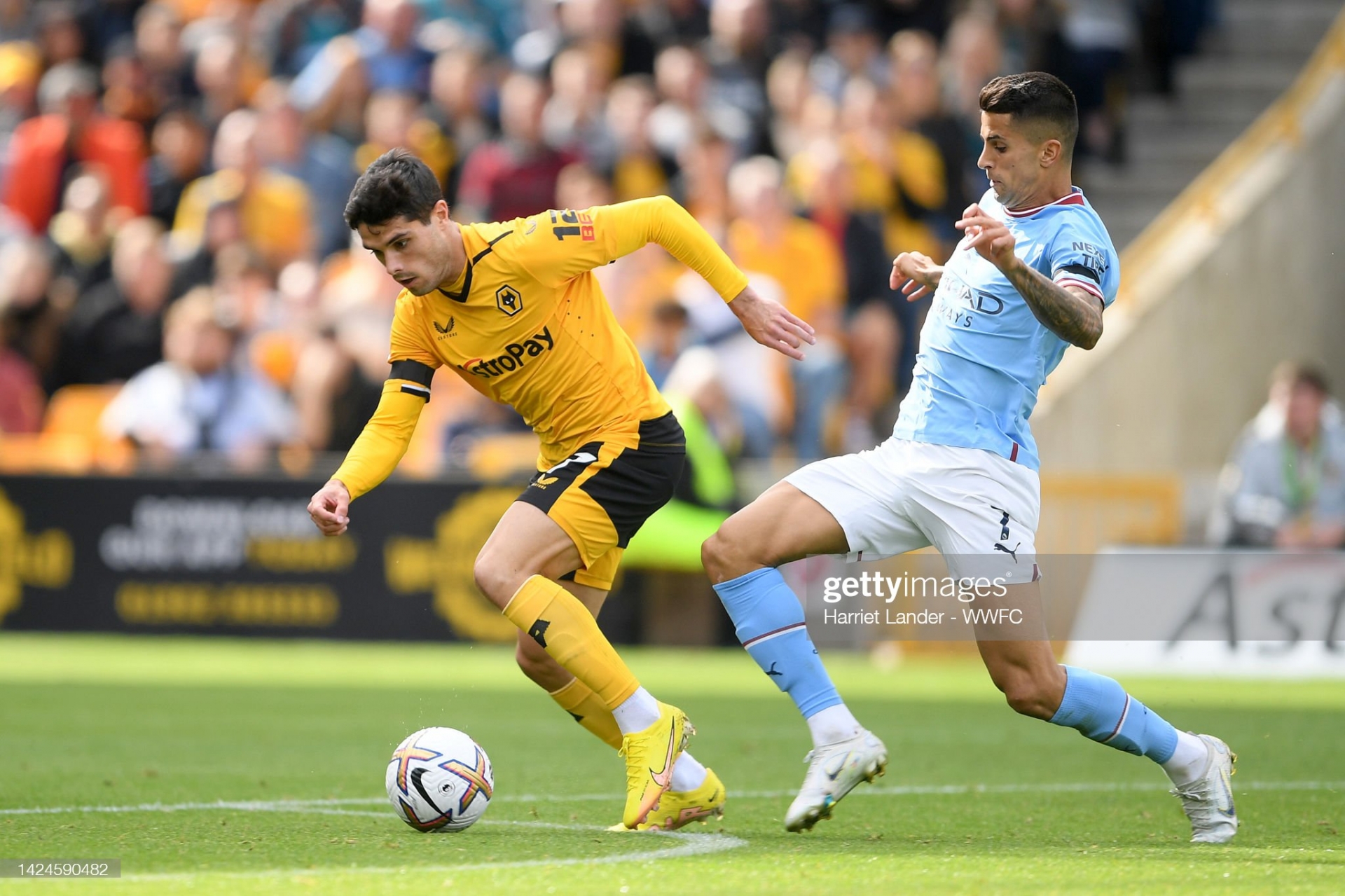 Trận Wolves 0-3 Man City lập kỷ lục siêu đặc biệt