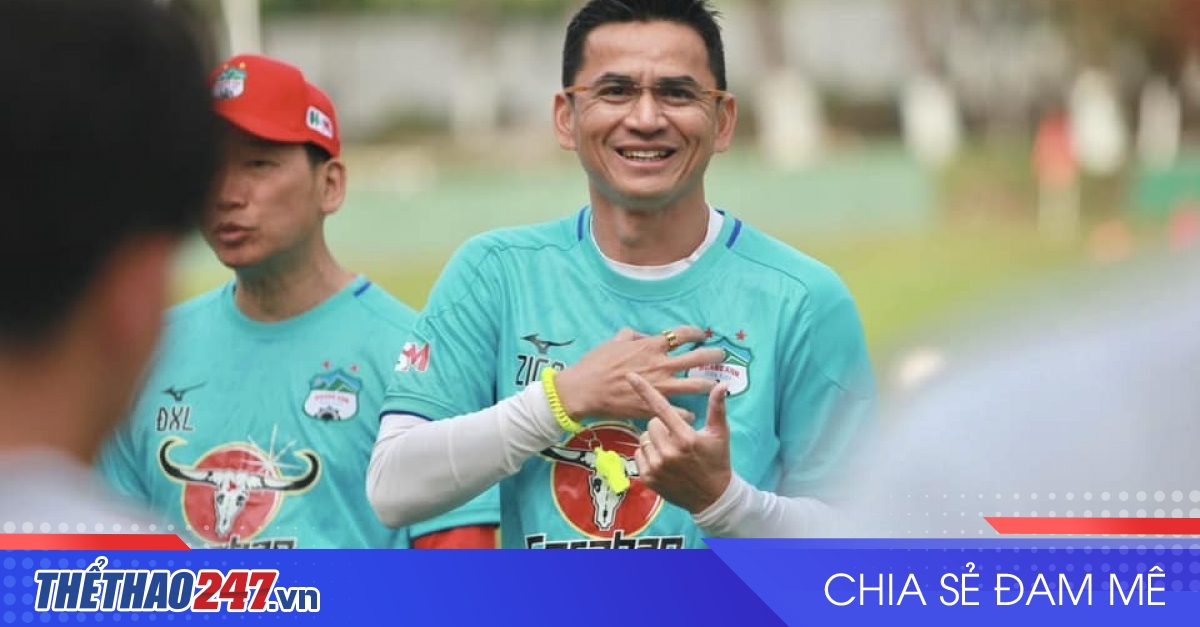 HLV Kiatisak chỉ thẳng lý do đẩy sao U22 Việt Nam lên băng ghế dự bị