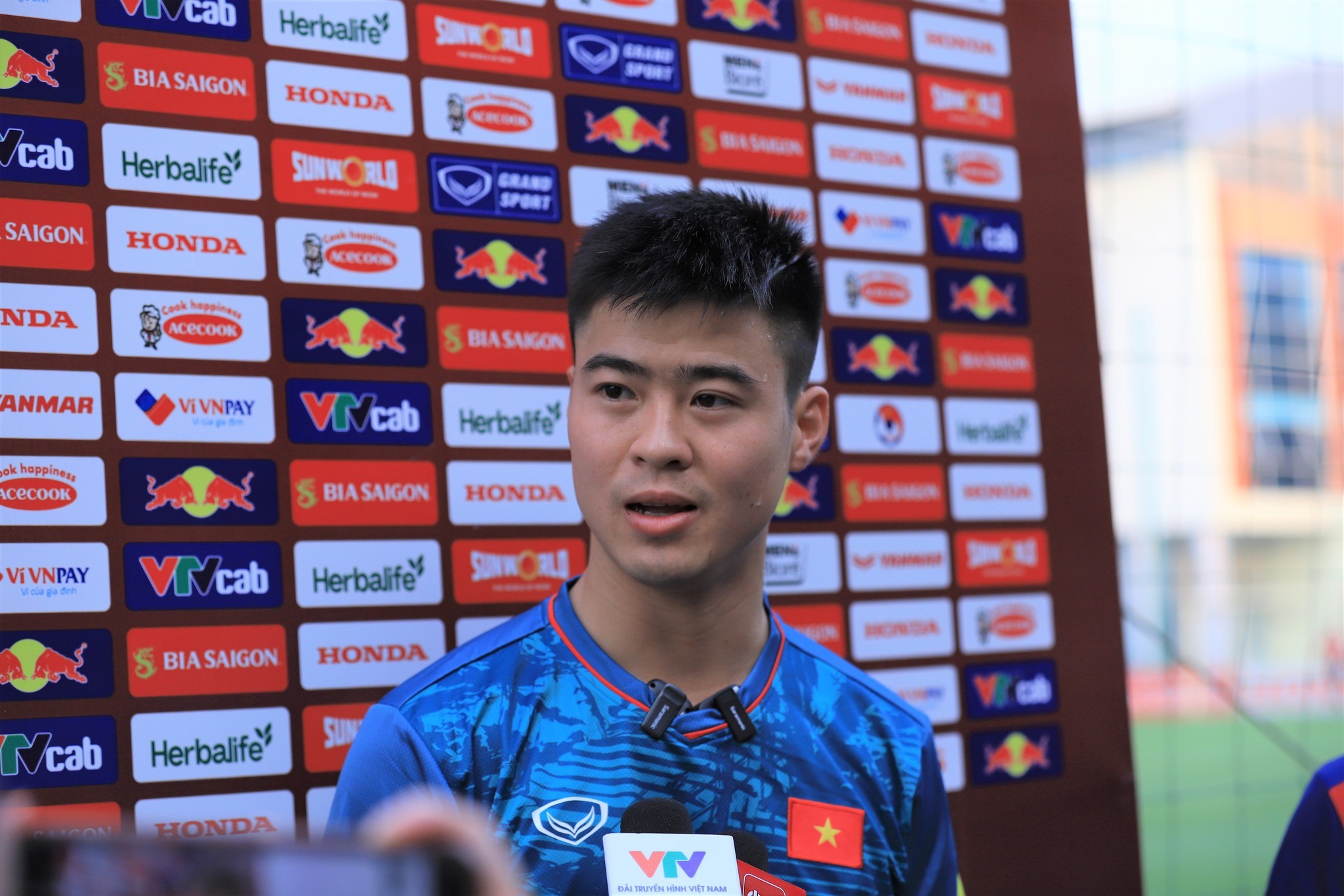 Tuyển thủ ĐT Việt Nam: 'Tôi là fan MU nhưng bị mê hoặc bởi Man City'