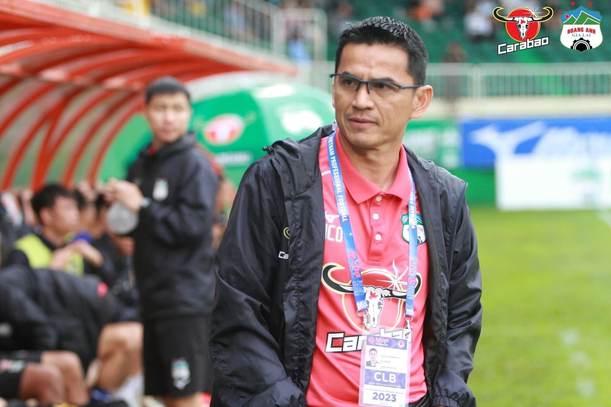 HLV Kiatisak ghi dấu ấn với hành động đẹp