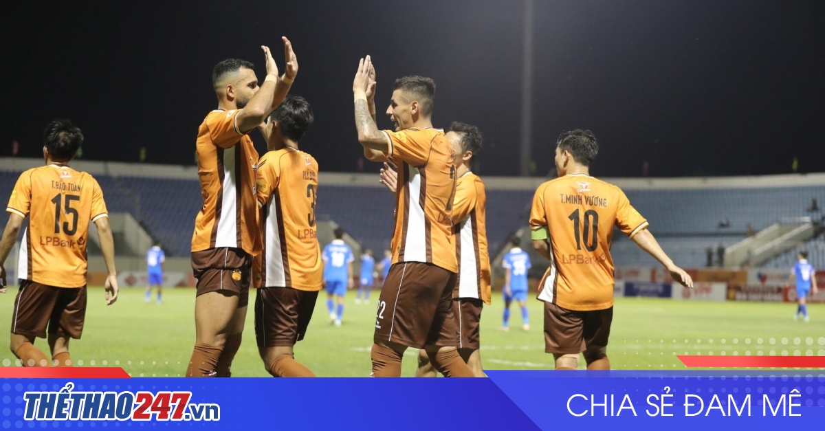 BXH V-League vòng 3: HAGL bay cao