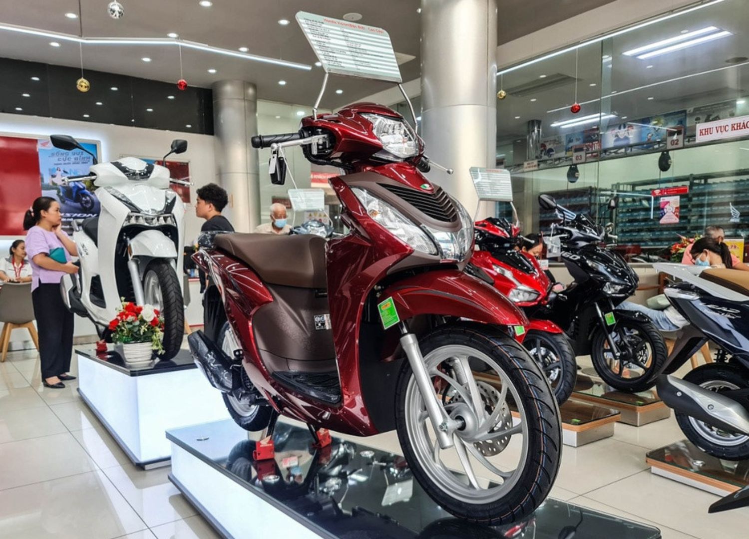 Honda Vision, Yamaha Janus và loạt xe tay ga nhận ưu đãi lớn trong ...