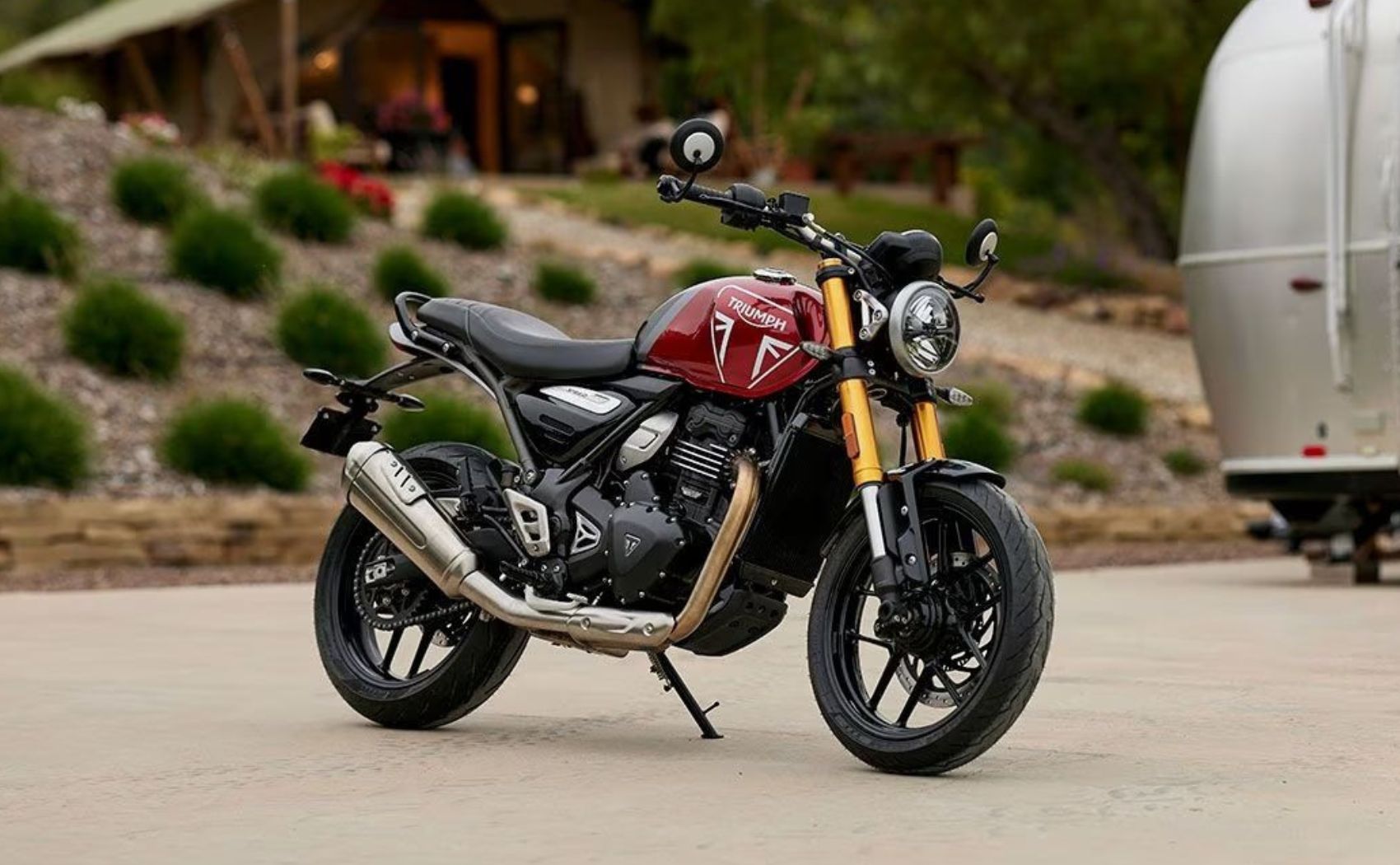 Chiêm ngưỡng vẻ đẹp hút hồn của hai mẫu mô tô Triumph Speed 400 và Scrambler 400 X vừa ra mắt