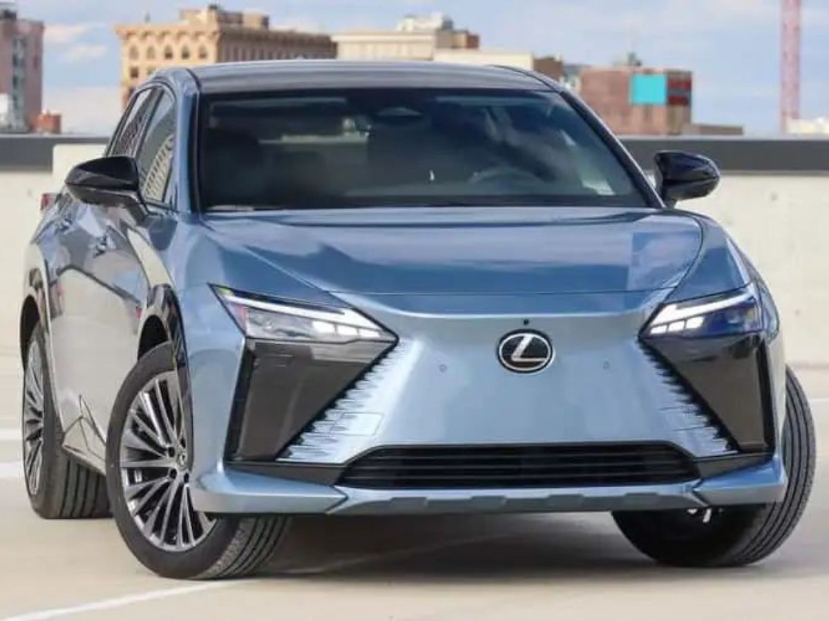 Trải nghiệm Genesis GV70 Electrified và Lexus RZ450e: Vì sao xe điện ...