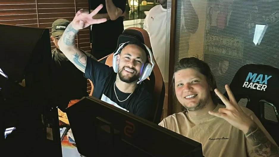 Neymar không hề kém cạnh S1mple trong một trận showmatch CS:GO Neymar không hề kém cạnh S1mple trong một trận showmatch CS:GO