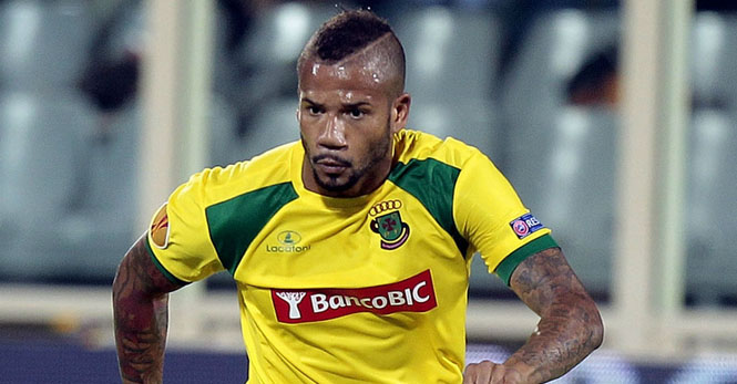 Trở thành cầu thủ xuất sắc nhất năm, Bebe được Man Utd triệu hồi