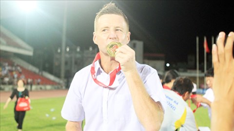 Sau chức vô địch Cúp QG, tướng Dylan Kerr chia tay Hải Phòng