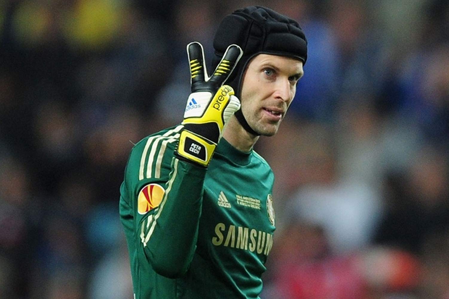 Petr Cech giải nghệ, chia tay một huyền thoại