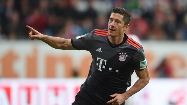 VIDEO: Lewandowski volley đẹp mắt trong trận giao hữu