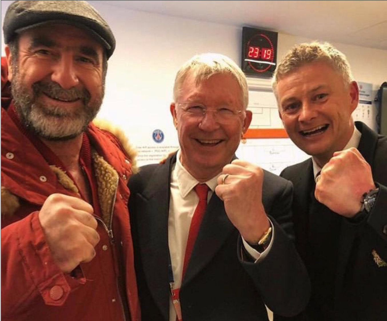 Sir Alex vào phòng thay đồ, ăn mừng cùng cầu thủ MU | PSG 1-3 MU | C1