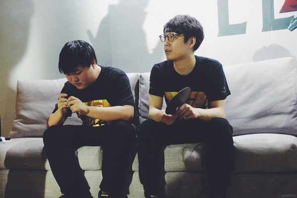 LMHT: Uzi-Mata trong game họ là đối thủ ngoài đời họ là bạn