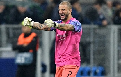 Walker làm thủ môn bất đắc dĩ của Man City | Champions League